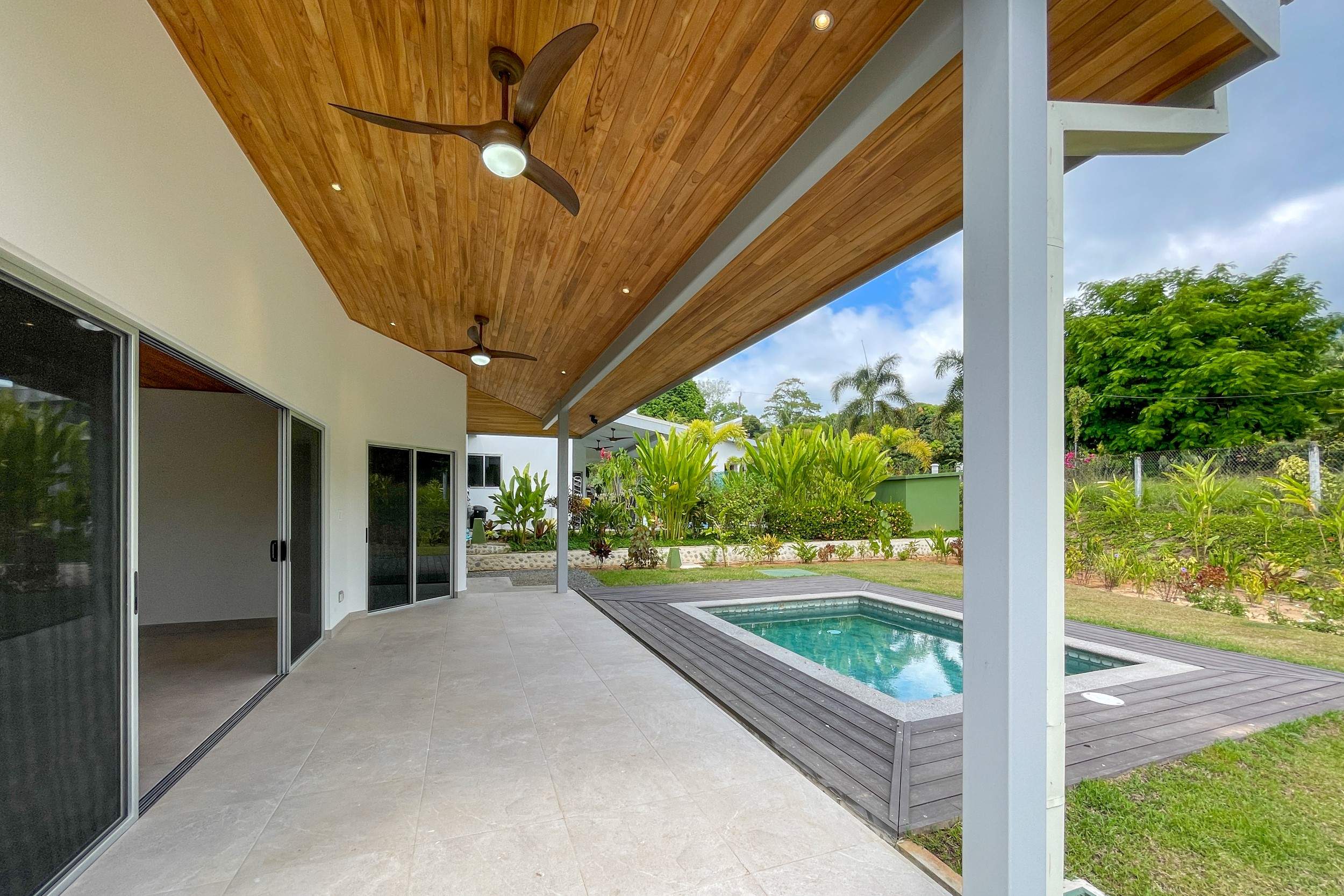 3-Bedroom Villa With Pool & Peaceful Terraza On Calle Buganvillea, Ojochal